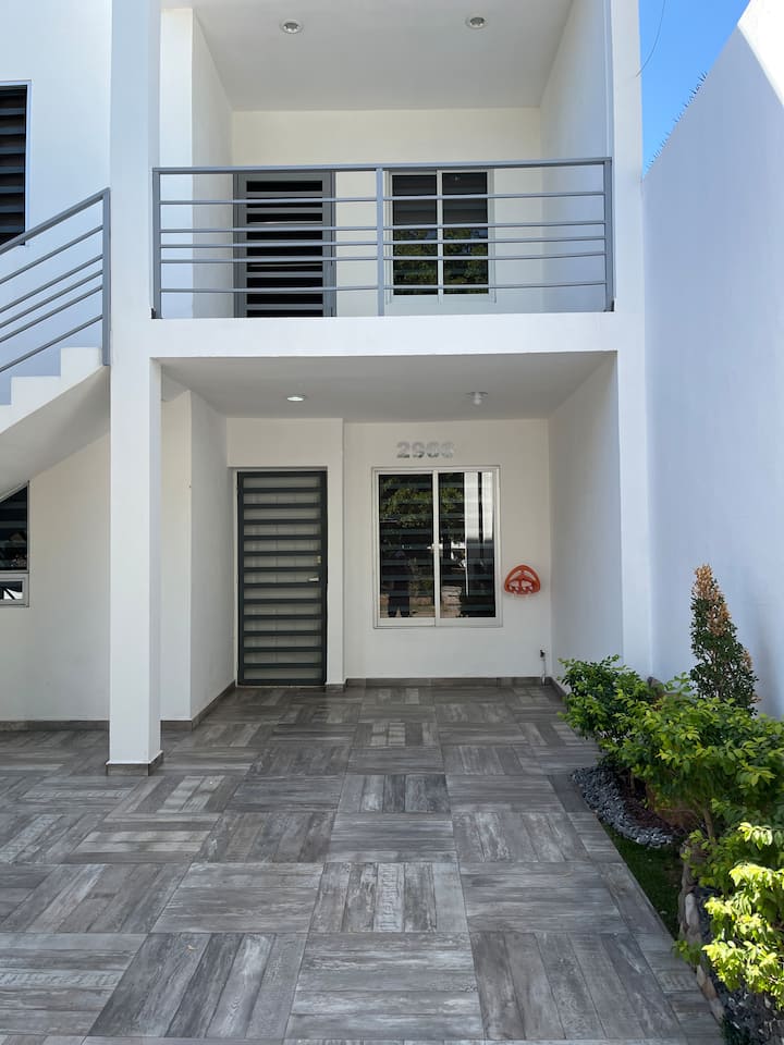 A 8 Min Hospital ÁNgeles Use Y 3 Min Hde La Mujer. - Sinaloa