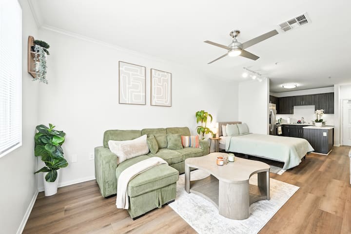 Tropics | A 1bd By The Marina - Santa Monica, CA