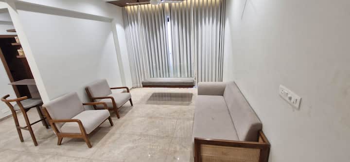 Neel's Greenwoods, Peaceful Luxury Apartment - Rajkot