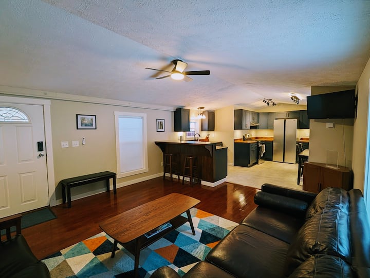Trailside Retreat | Bordering 500 Acres State Land - Santa's Village, Jefferson