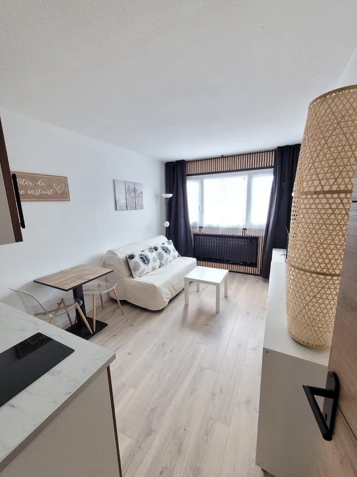 Bordeaux, Appartement Et Parking - Bordeaux