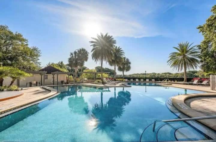 It's Florida Baby. - Little Lake Laurie, Heathrow