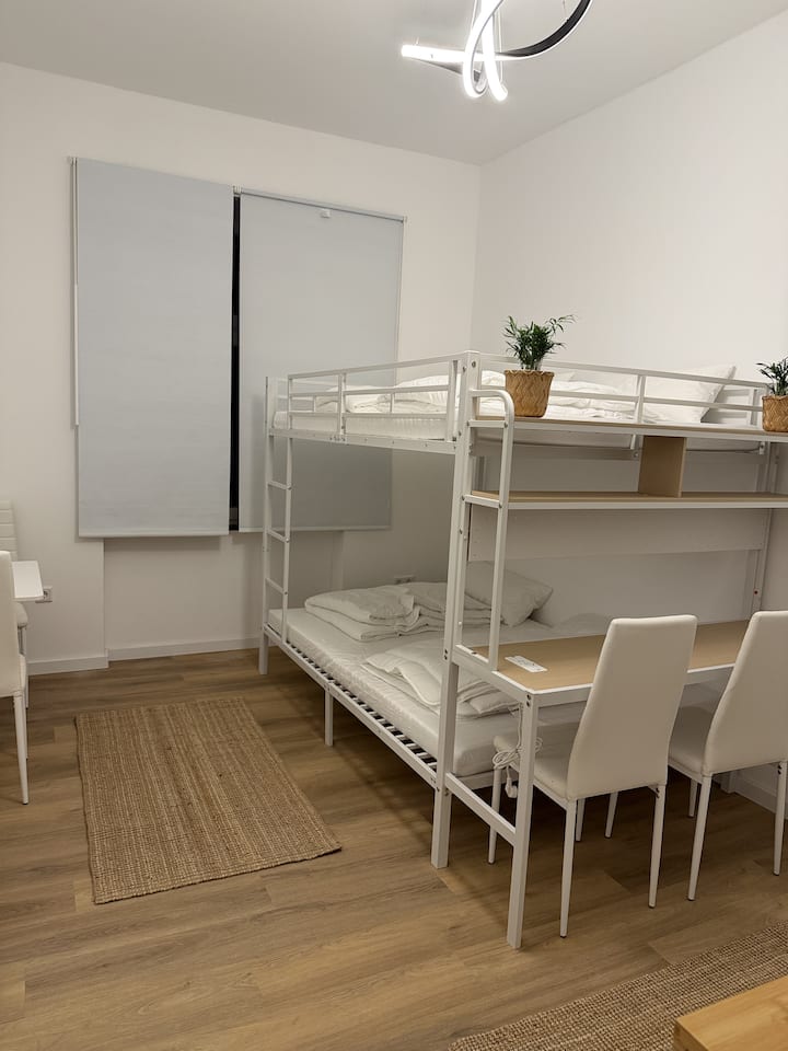 Kleine Charmante Wohnung Mitten In Köln-deutz - Colonia