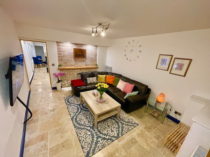 Cathedral View Cottage 1 - Gloucester