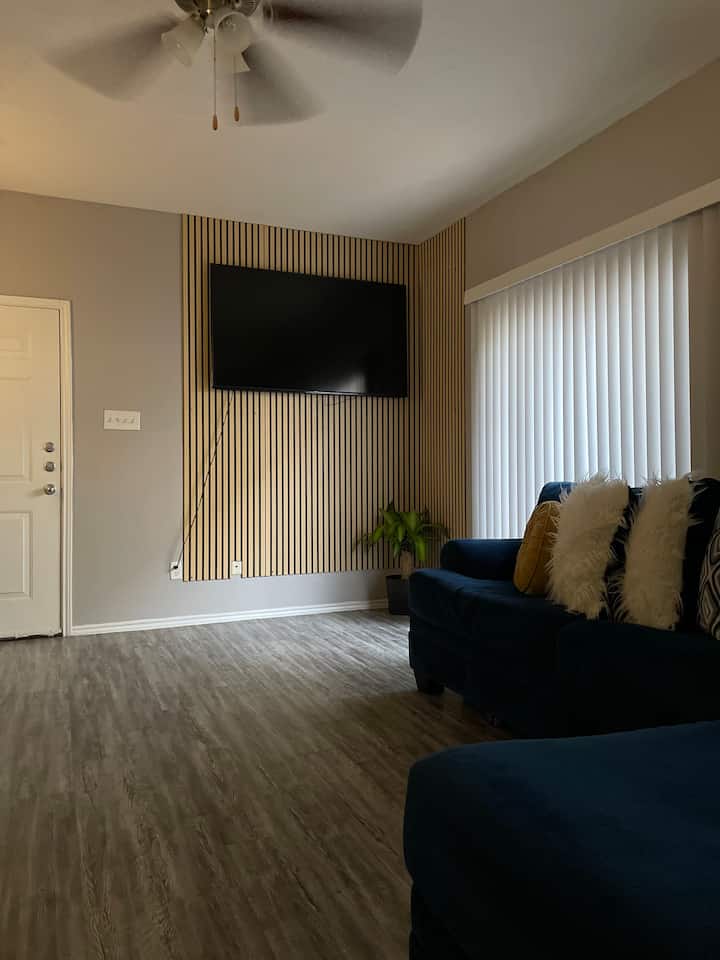 Casa Luna Cozy Getaway - Laredo, TX