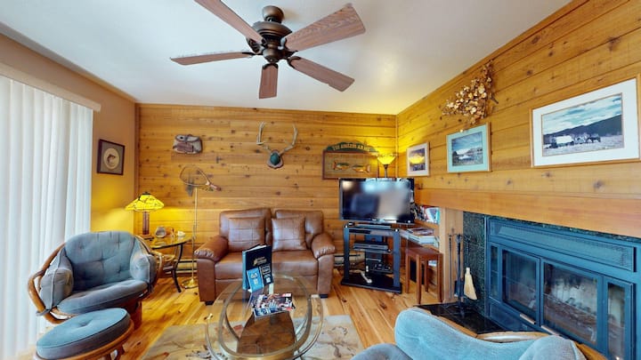 Bluff Condo 4015 - Incredible Mt Views & Hot Tub - Sun Valley, ID