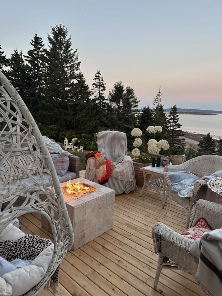 The Bay House- Midcentury Family Home - Saint John