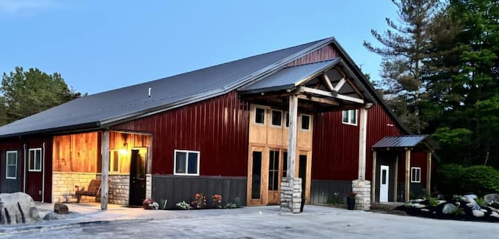 Friends/family Activity Lodge On 120 Private Acres - Hocking County, OH