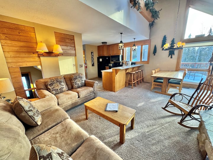 3br Townhome | Ski-in/ski-out | Pool & Hot Tub - Lutsen, MN