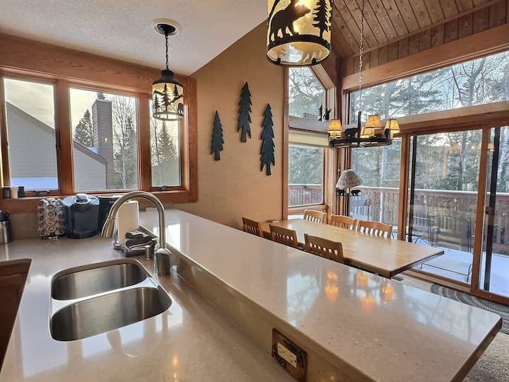 3br Townhome | Ski-in/ski-out | Pool & Hot Tub - Lutsen, MN
