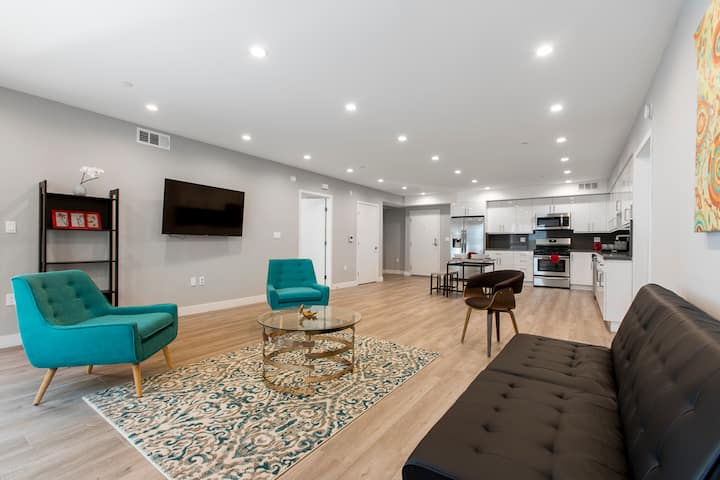 2br 3 Beds Hollywood Blvd | Patio, Parking + Tv - Los Ángeles, CA