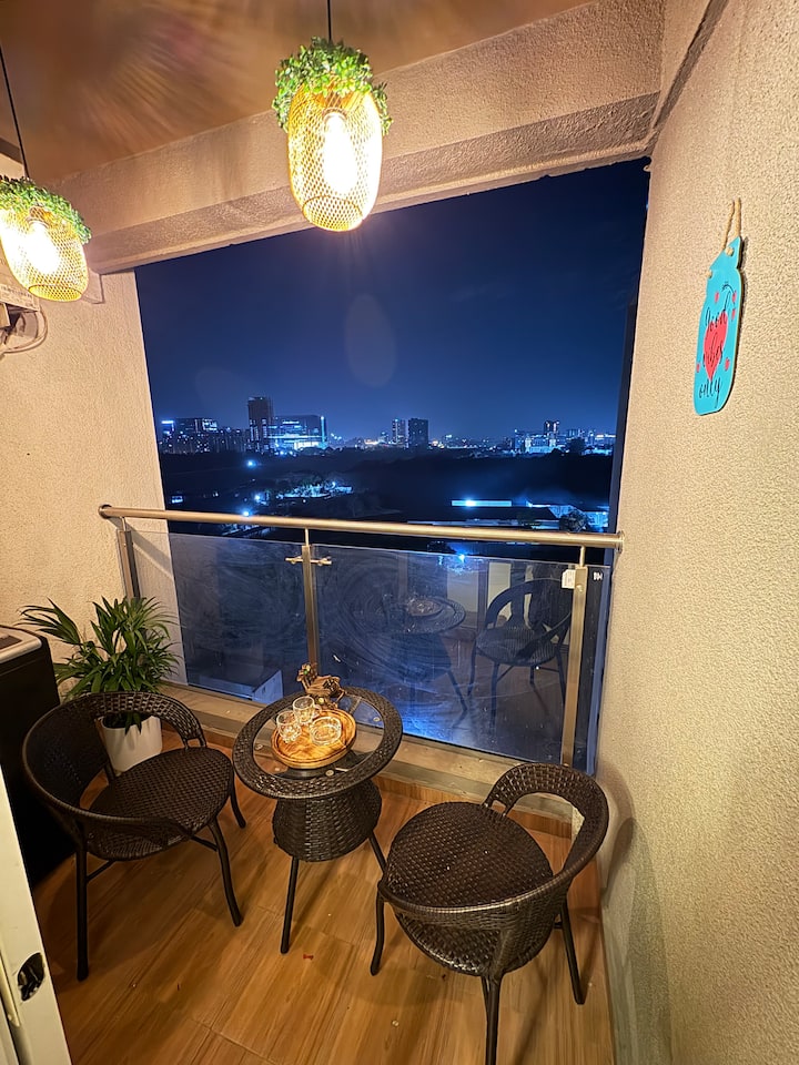 Cozy Studio | New Kalyani Nagar | River View - Pune