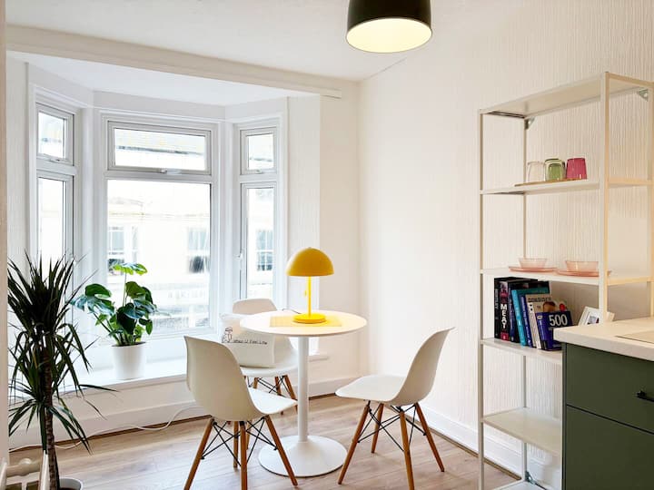 Central Brighton | Walk To Beach | Stylish 1br - Brighton
