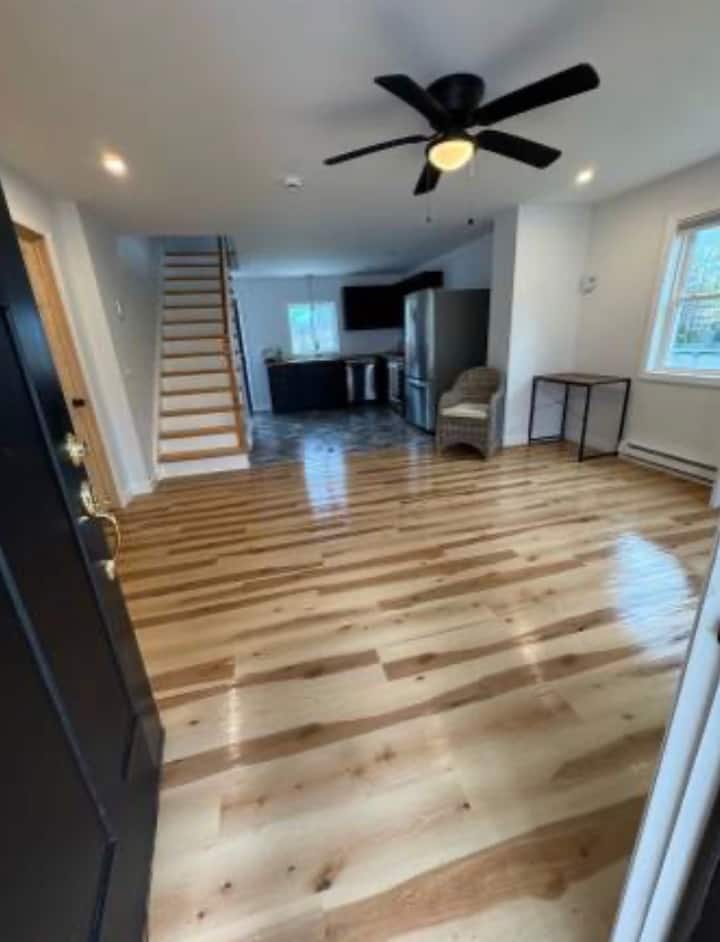 Modern Farmhouse Loft Apartment In Great Location! - Greenwich, NY