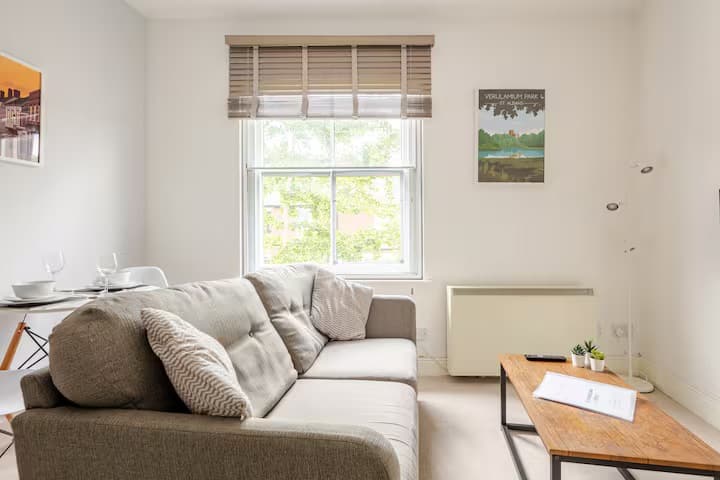 Entire 1 Bed Central Flat - St Albans - St Albans, UK