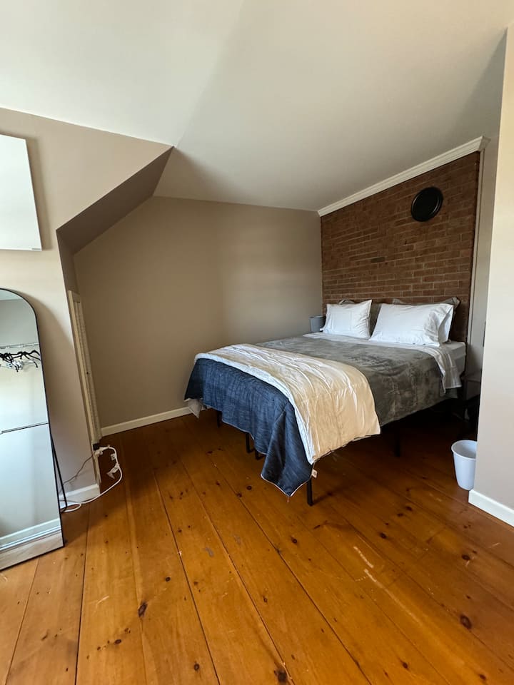 1 Bedroom, 1 Bath - Burlington, VT