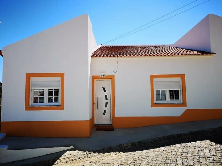 Moradia T3 Com Quintal - Odeceixe