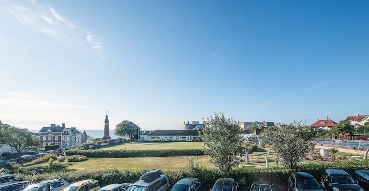 The Bowling Green  Sea Views In Central Seaton - Beer