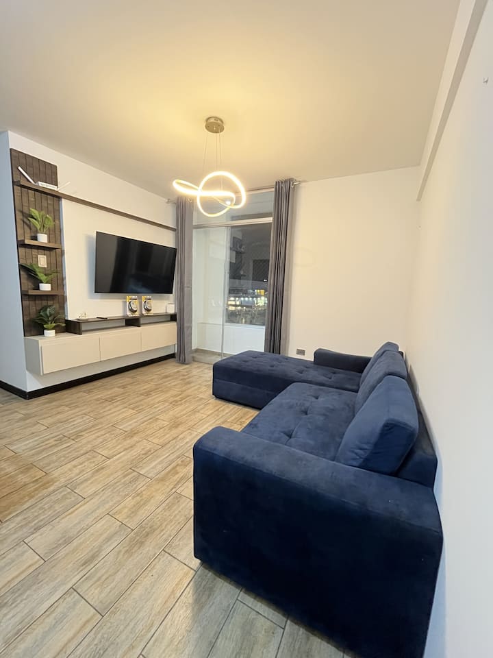 Mall View Apartment | Parking | Sleeps 7 - Trujillo