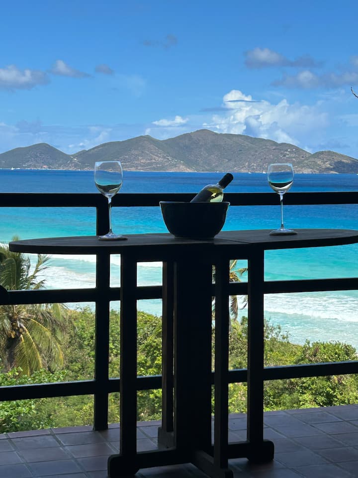 Seaside Condo With Panoramic Overlook In Belmont - East End