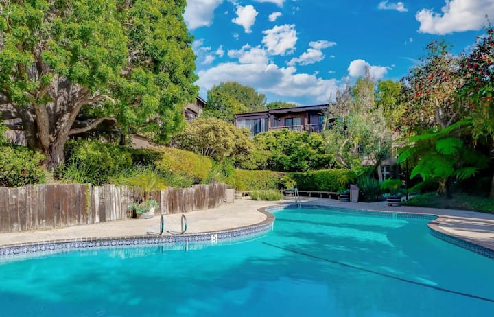 Executive Marina Del Rey Loft | Pool, Gym + Beach - Marina del Rey, CA