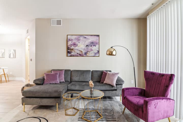 Great 2bd 2bath In Mdr! Free Parking And Pool! - Santa Monica, CA