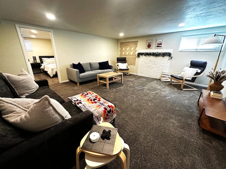 Clean And Spacious Basement Unit - Sandy, UT