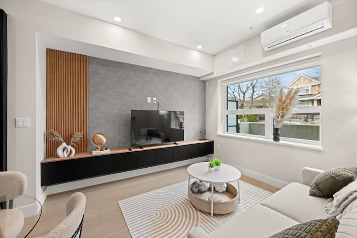 Modern 4br Townhome | Oakridge Area - Vancouver