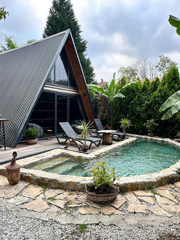 Bali Konseptli Bungalov | Isıtmalı Havuz - Sapanca