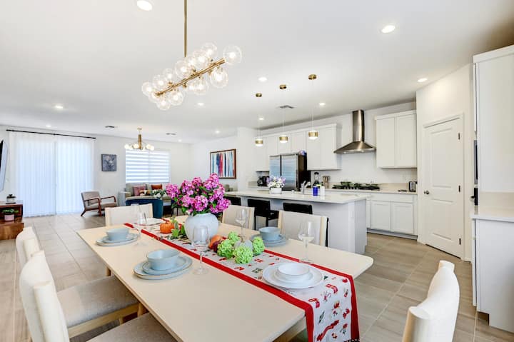 Near Strip Beautiful 6br 8 Beds Villa - Las Vegas, NV