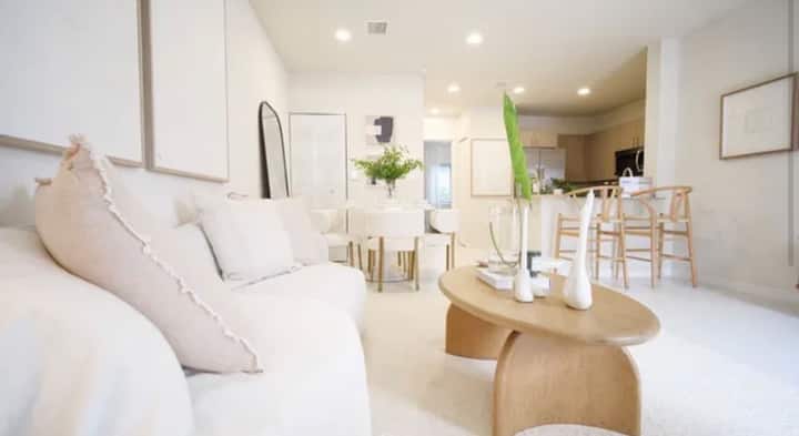 Lux Apt 2br|2bt - Pool |Casino| Beach - Dania Beach, FL