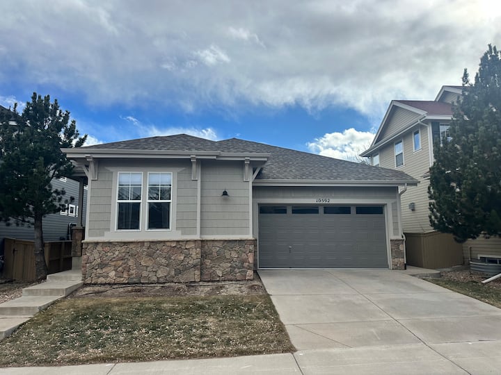 30 Day Min. Remodeled. 3 Bed 3 Bath. 2 Car - Highlands Ranch, CO