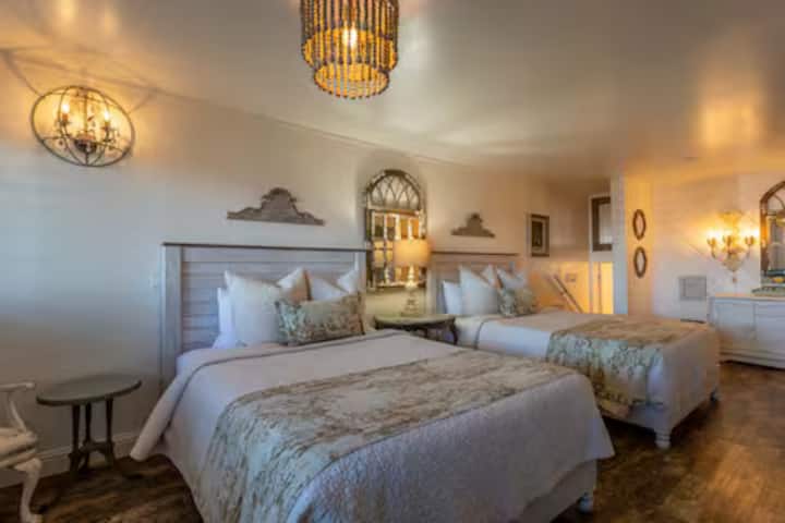 Double Queen Dream | Bandon Marina Inn - Bandon, OR