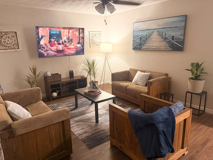 Auntie’s Hampton Oasis - Hampton, VA