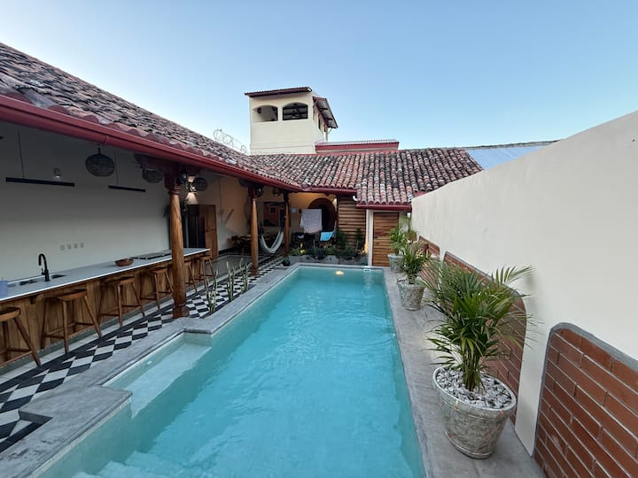 Casa Camila—pool, Garden, Rooftop Volcano Views - 니카라과