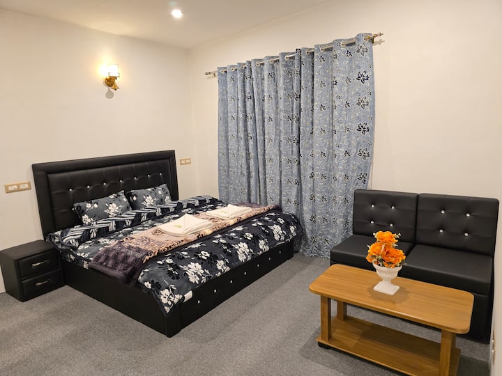 Al Wali Residency 3 Rooms - Srinagar