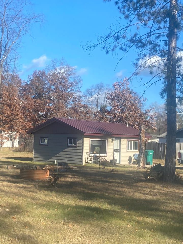 Trails End Cabin - Jackson Lake, Roscommon Township