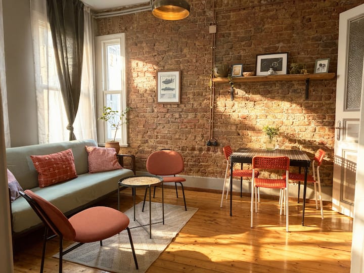 Historic Brick 2br Centrally Located In Beyoğlu - Turkey