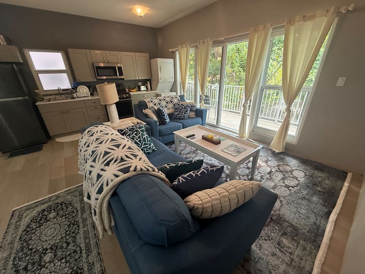 Luxurious Beach Front Villa Pool-gym-ac Sleeps 5! - Antigua and Barbuda