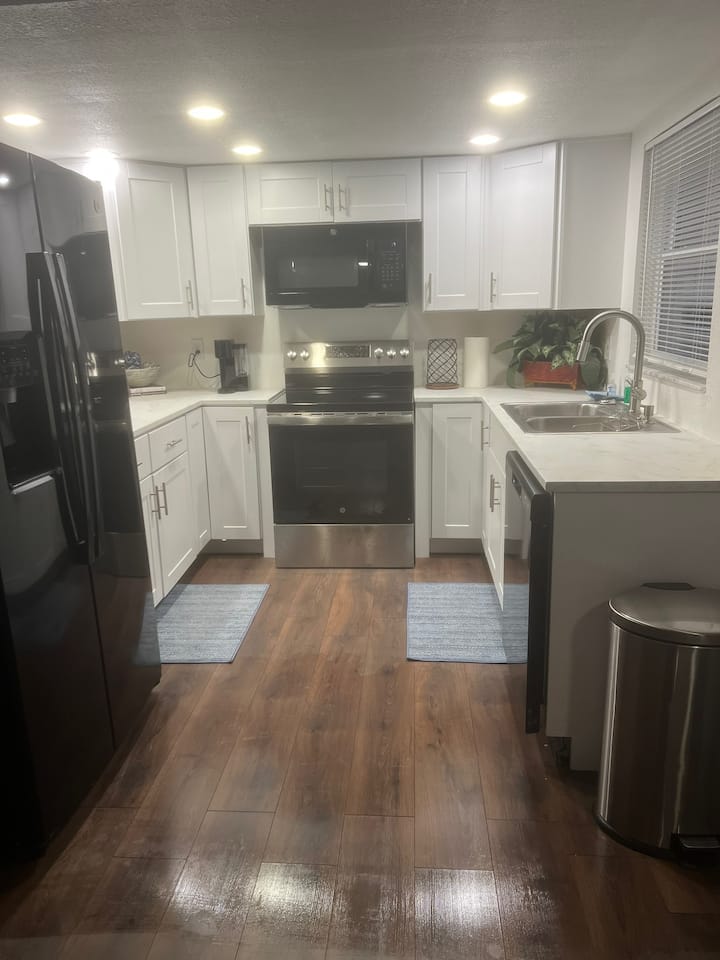 Sunshine City Suite Unit #3 - St. Petersburg, FL