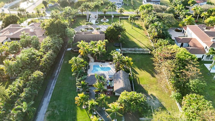 Spacious Villa W/ Heated Pool & Amenities |18guest - ミラマー, FL