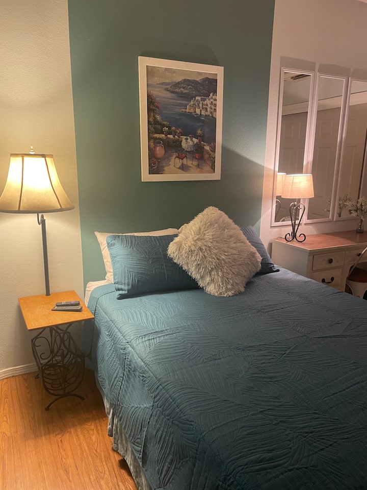 Nw Petroglyph Nest - Albuquerque, NM