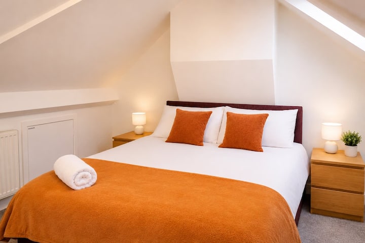 3br York | Free Parking | Garden | Sleeps 6 - York