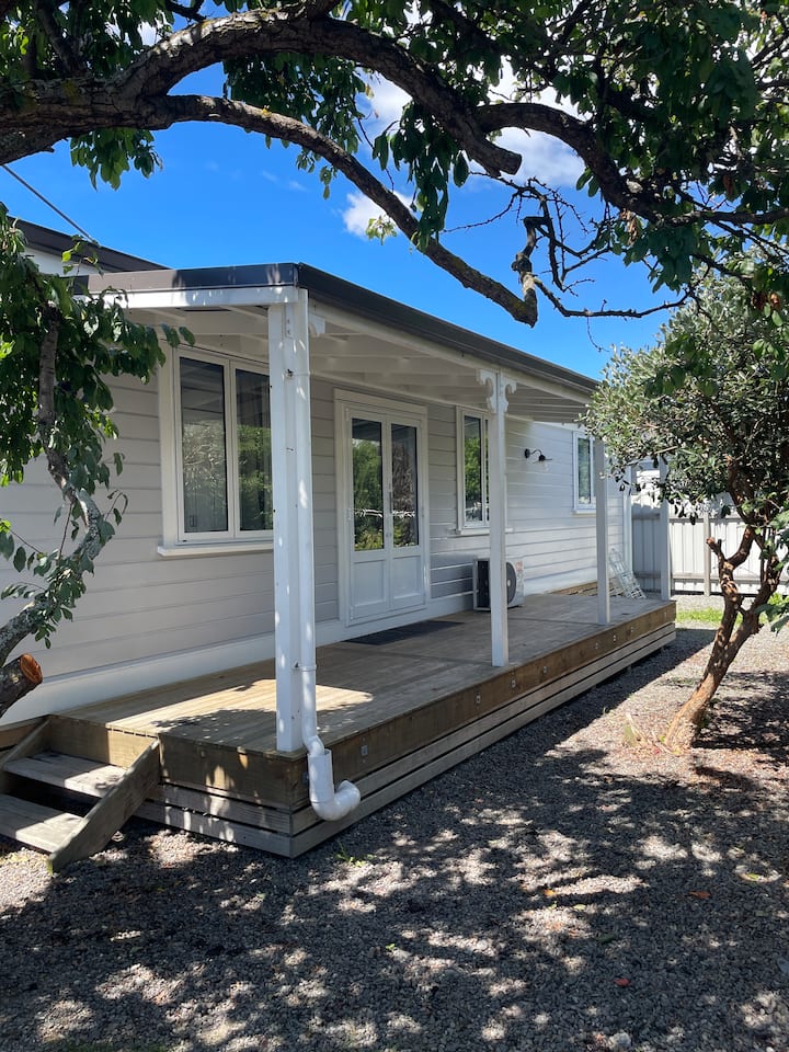 Cottage Group Stay - Blenheim