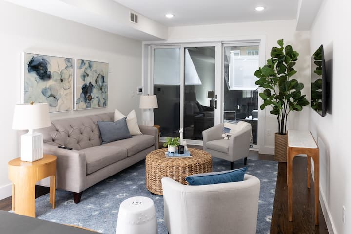 Modern Condo With Outdoor Patio And Parking Space! - Bayonne, NJ