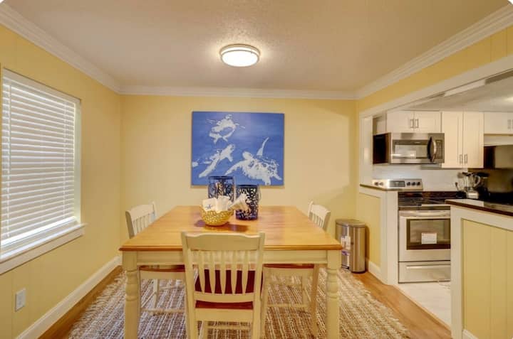 On Island Pool Pet Friendly Free Tennis & Parking - Hilton Head Island, SC