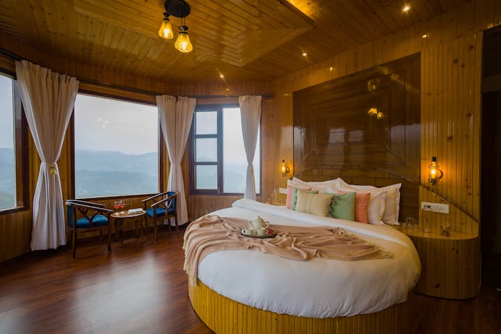 Honeymoon Hill Top Suite -360 View - Shimla
