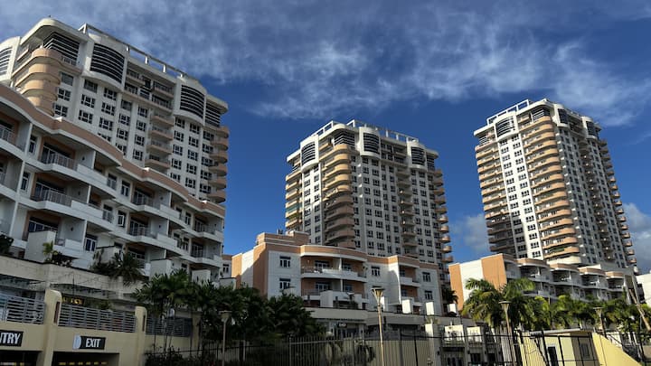 Cozy 1-bedroom Studio At One Woodbrook Place - Port of Spain