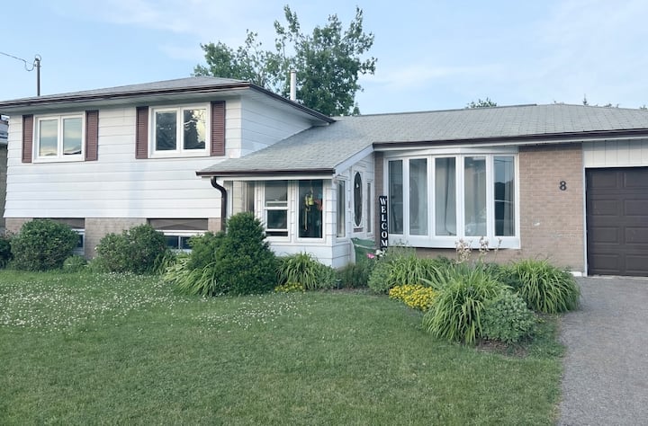 Family & Pet Friendly Lindsay • King Bed • Bunks - Lindsay