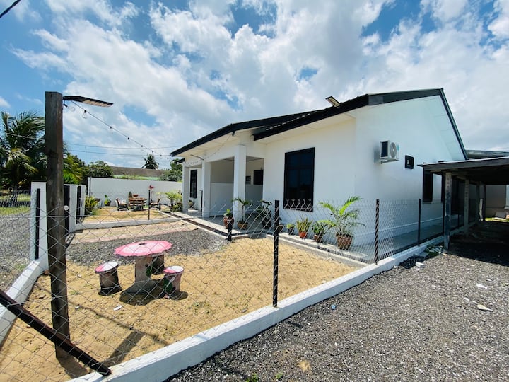 Homestay Teratak Nailufar - Cozy And Clean - Pekan